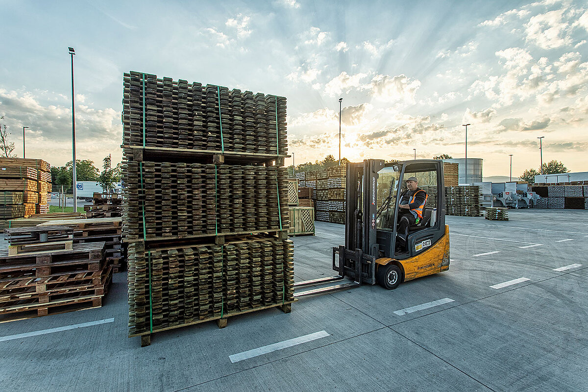 LahrLogistics - LahrLogistics - Modernes und dynamisches Unternehmen im ...